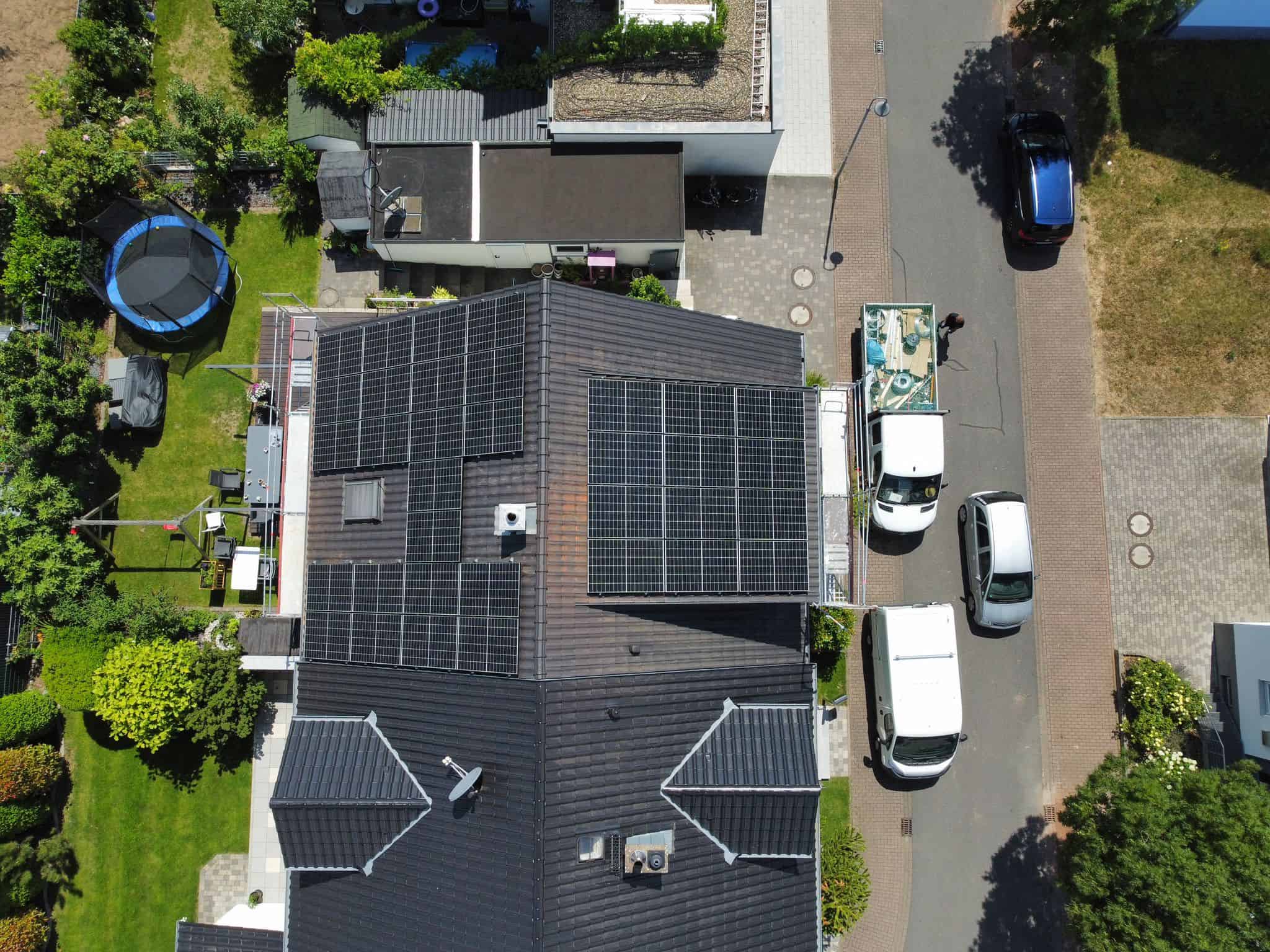 Effiziente Nutzung der Dachflächen - meinsolarstrom Effiziente Nutzung der Dachflächen - meinsolarstrom